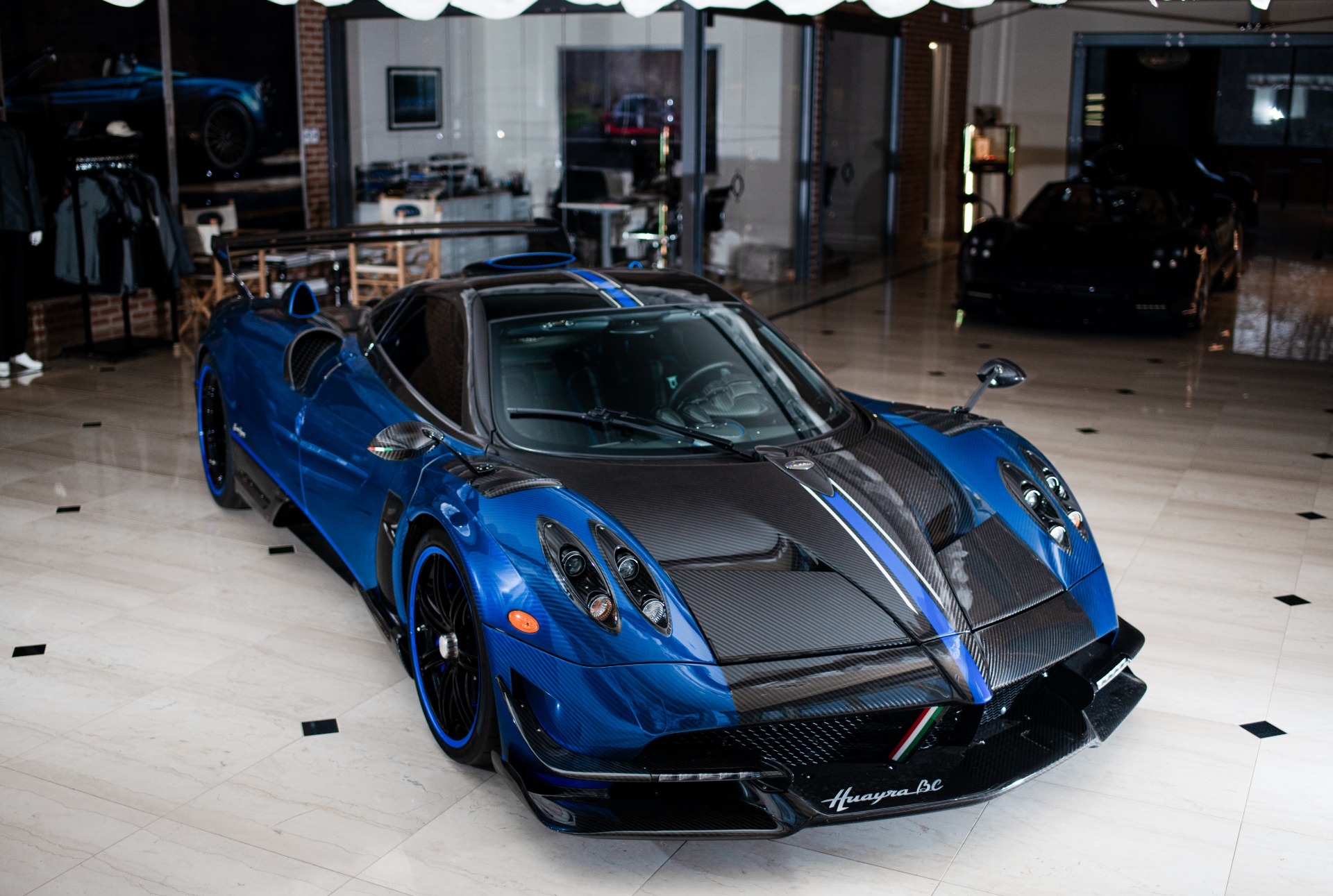 Pagani Huayra Dark Blue